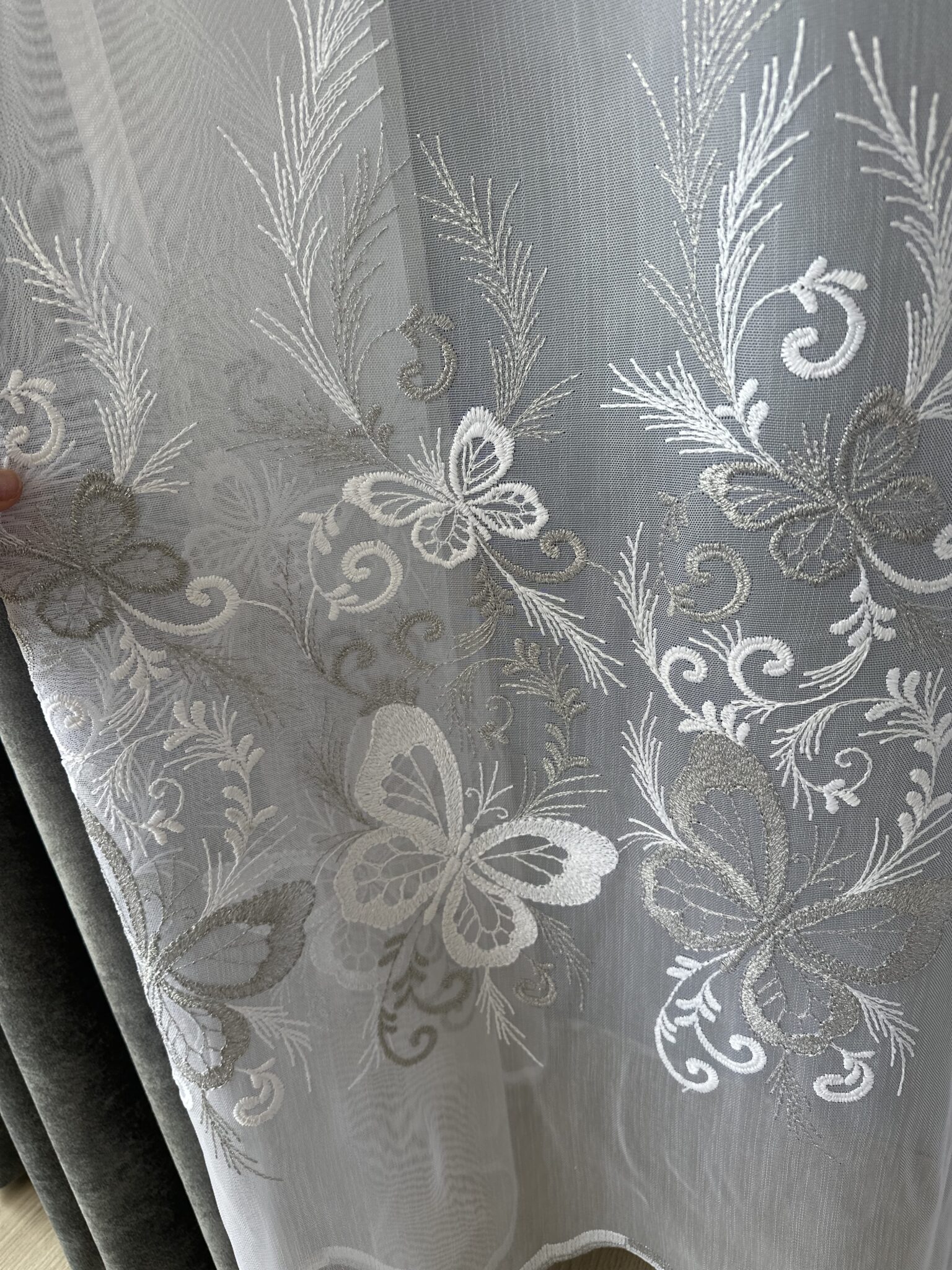 Perdea din Bambus Albă cu Gri cu Broderie Luxury Butterfly - Trend Home